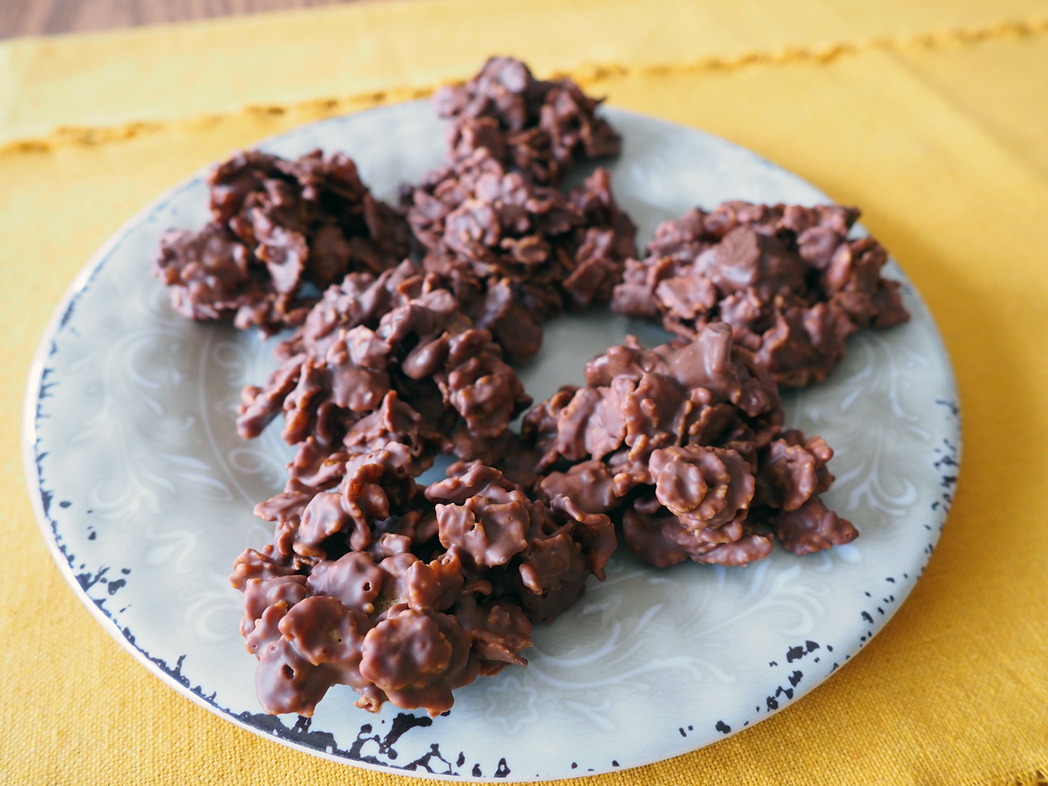 No Bake Chocolate Cornflake Clusters - Oryana